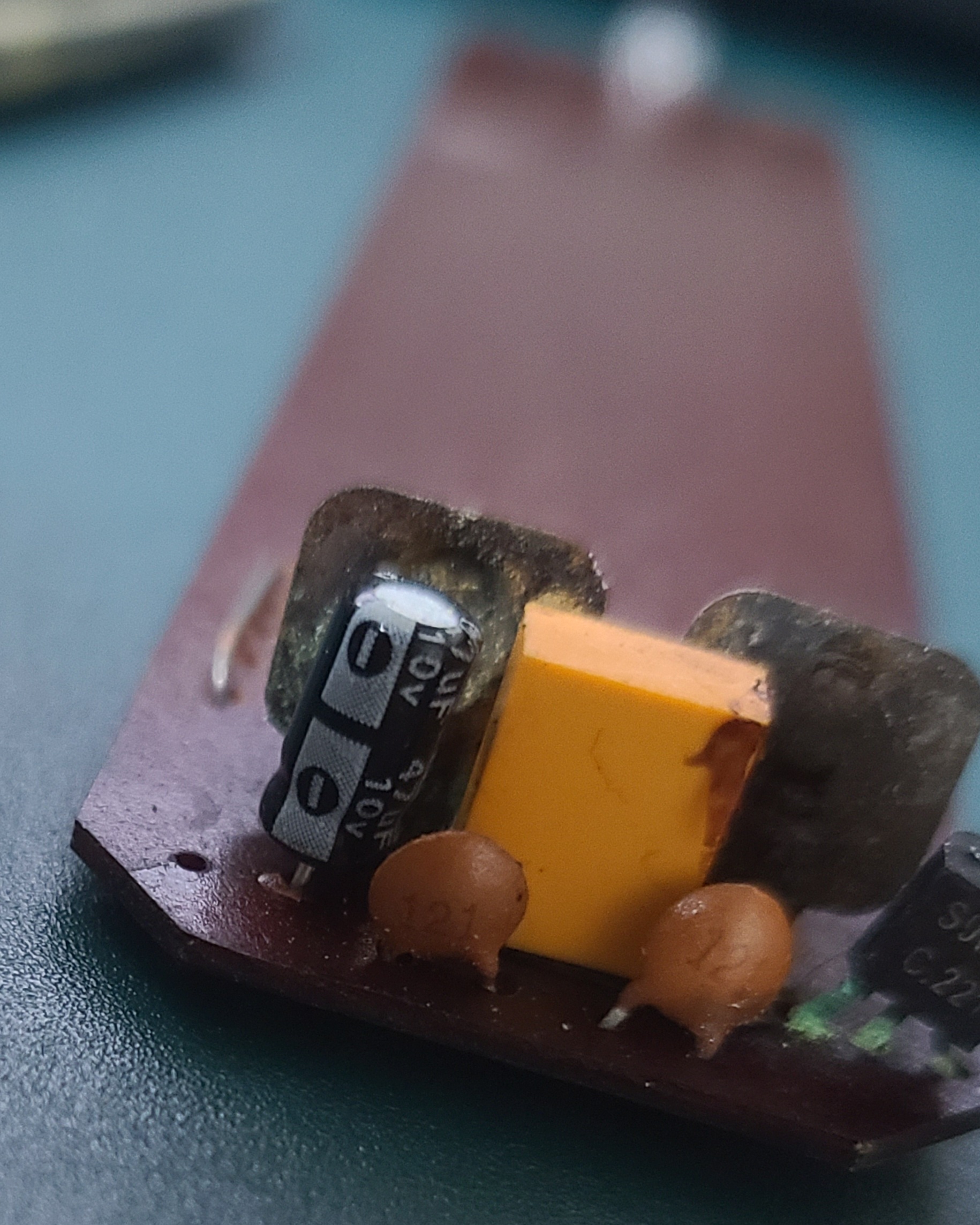 리모컨 수리 가능한 네크로맨서분 구합니다 - 커뮤니티 게시판 - 기글하드웨어