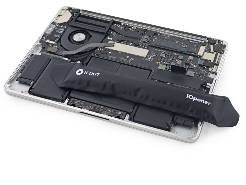 기글 하드웨어 뉴스 리포트 - 맥북 프로 13인치 레티나 디스플레이 2015 분해 사진