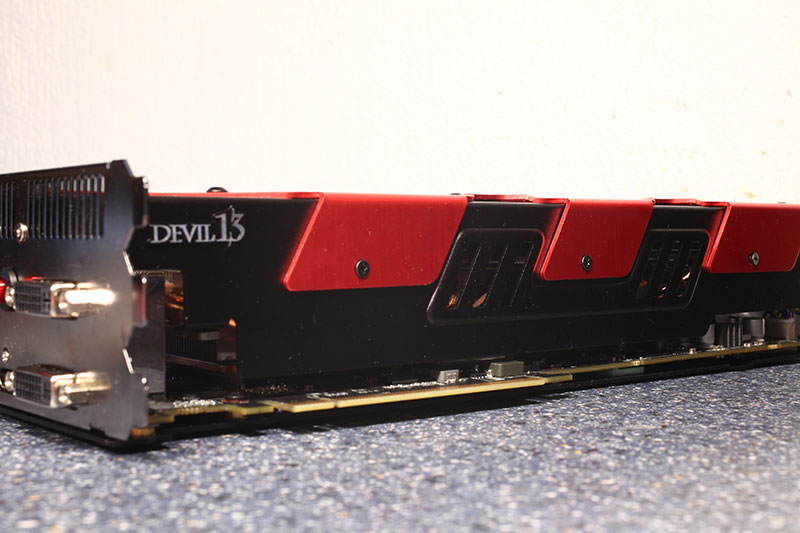 기글 하드웨어 뉴스 블로그 - PowerColor HD 7990 Devil 13 6GB 리뷰